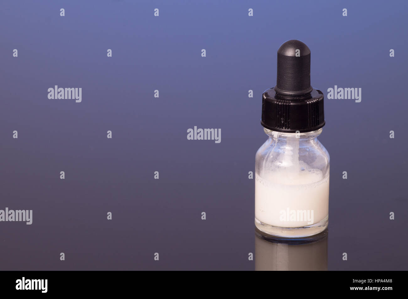 Open glass dropper bottle hi-res stock photography and images - Alamy