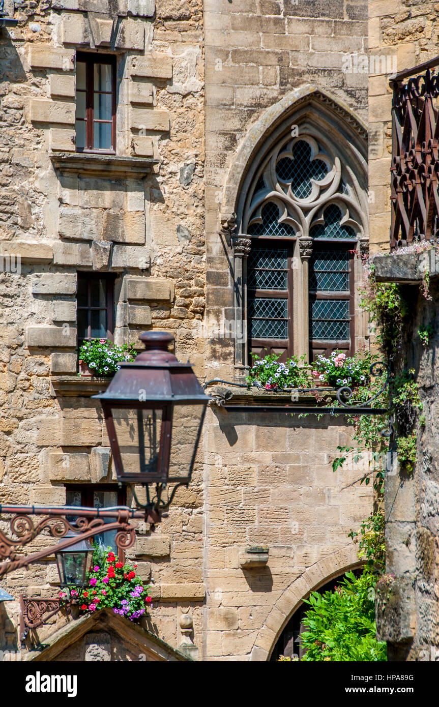 Medieval French buildings in Sarlat la Caneda, Perigord, Dordogne ...