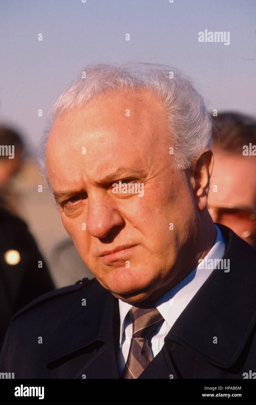 Soviet Foreign Minister Eduard Shevardnadze arrives at Andrews Air ...