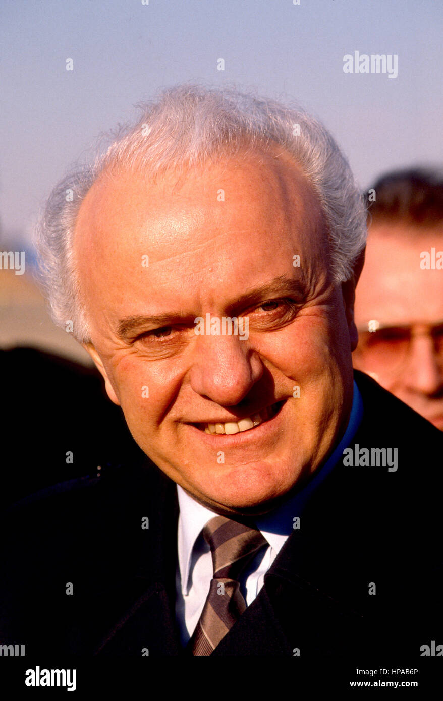 Soviet Foreign Minister Eduard Shevardnadze arrives at Andrews Air ...