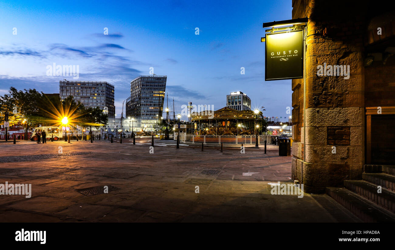 Liverpool waterfront, Liverpool, England July 2016 Stock Photo - Alamy