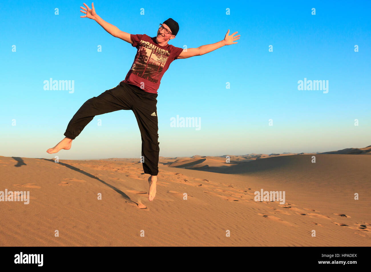 Laugh happily hi-res stock photography and images - Alamy