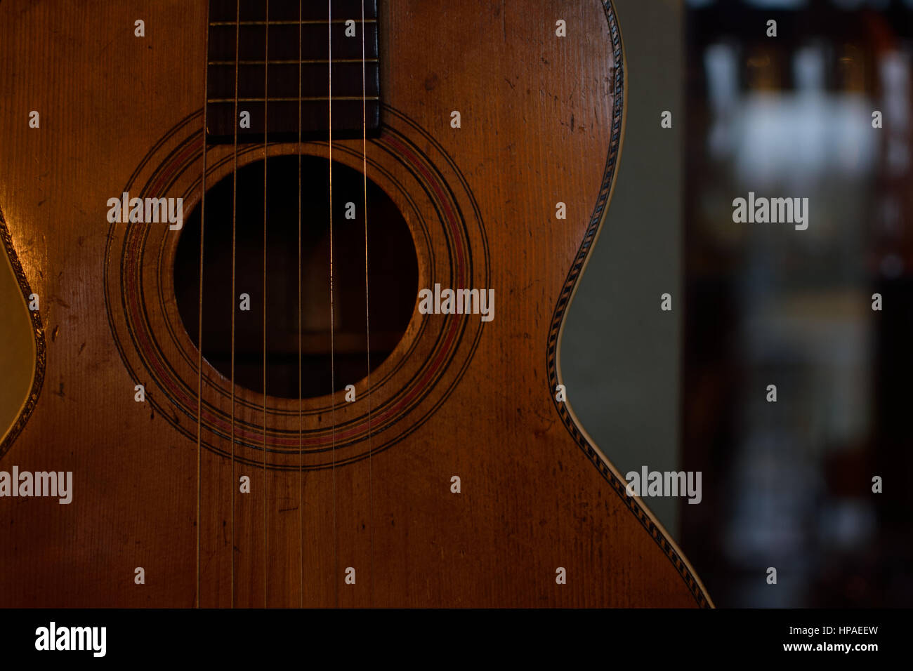 Parlor guitar hi-res stock photography and images - Alamy