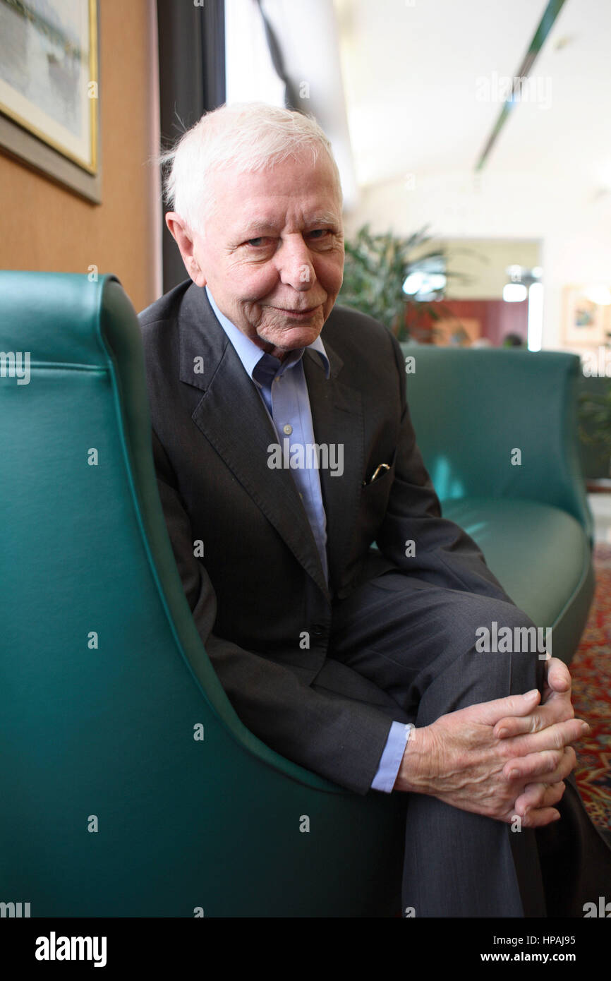 Hans magnus hi-res stock photography and images - Alamy