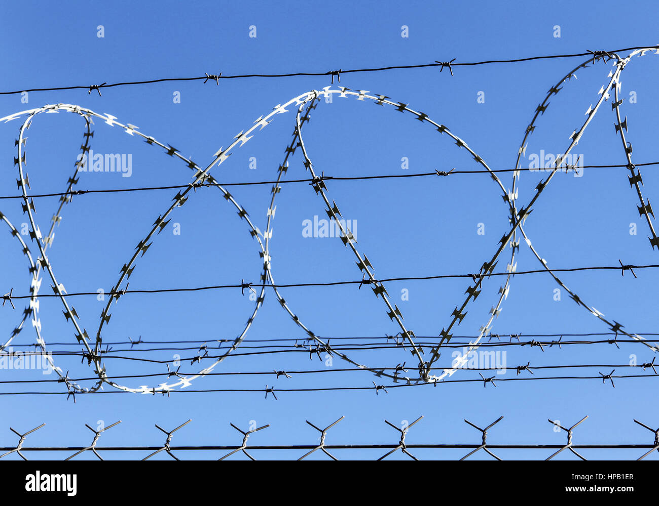 Stacheldraht hi-res stock photography and images - Alamy