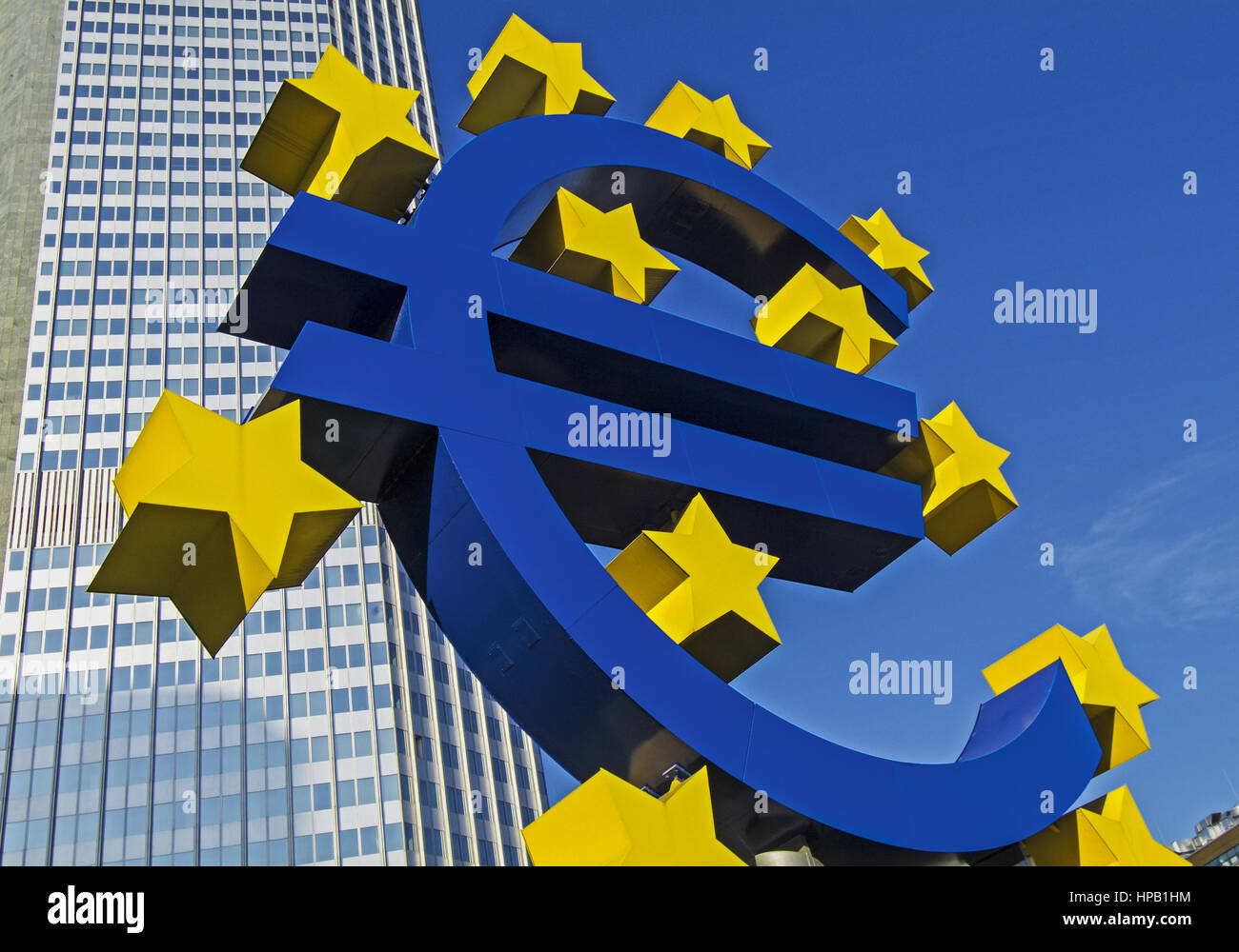 Euro-Skulptur in Frankfurt, Deutschland Stock Photo - Alamy