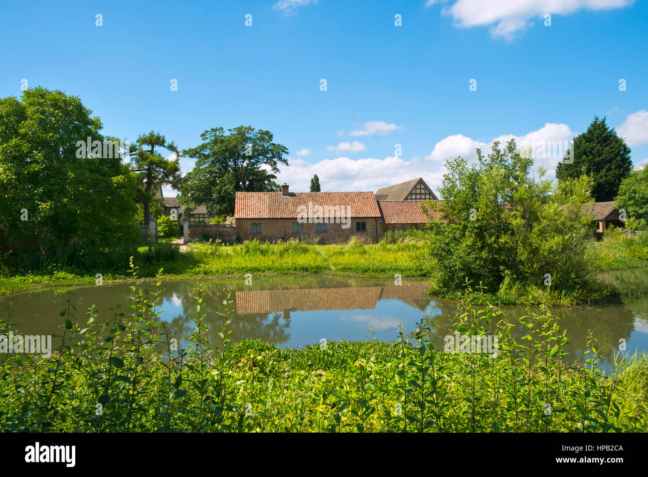 Calm ponds hi-res stock photography and images - Alamy