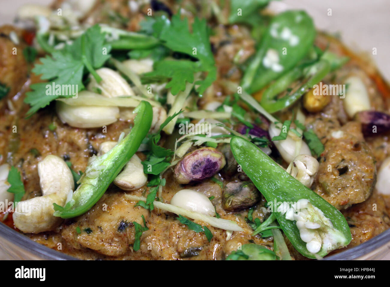 Chicken handi hi-res stock photography and images - Alamy