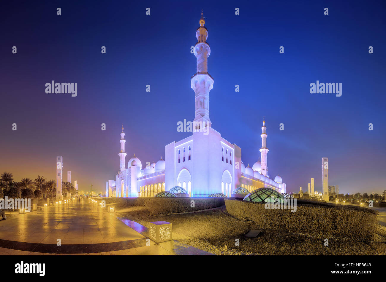 Sheikh Zayed Grand Mosque Stock Photo - Alamy