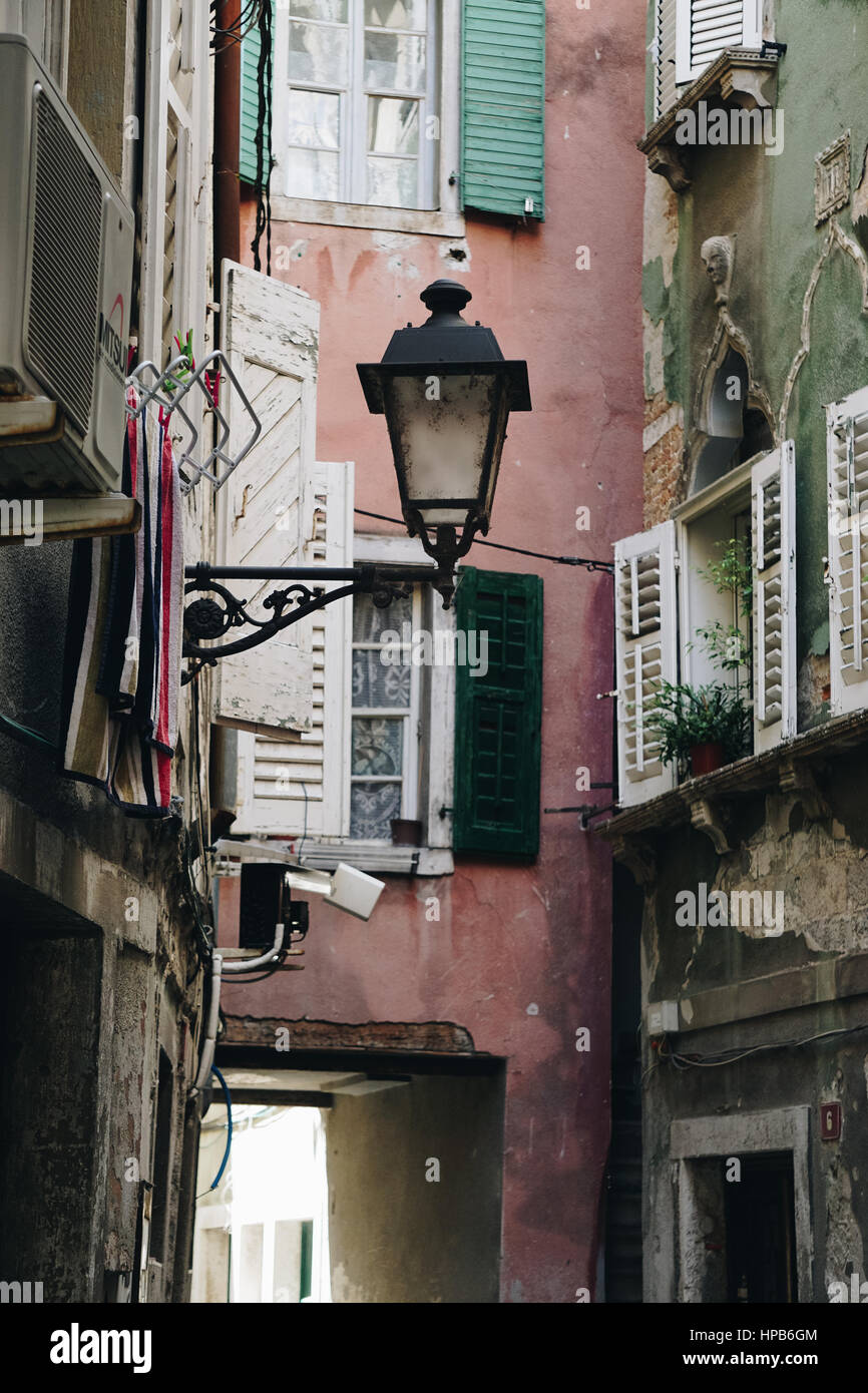 Vintage street hi-res stock photography and images - Alamy