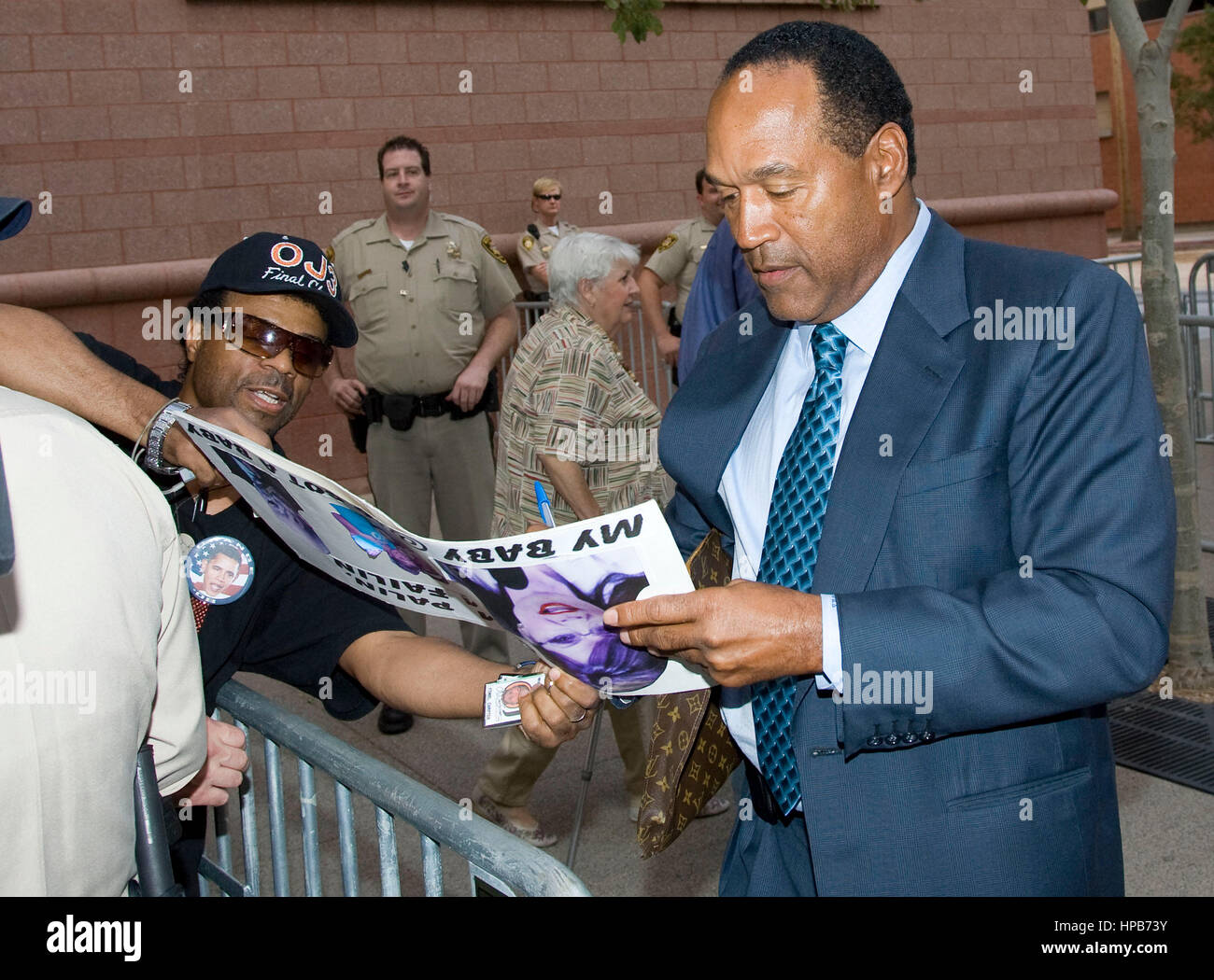 O.J. Simpson signs autographs for fans while leaving the Clark County ...