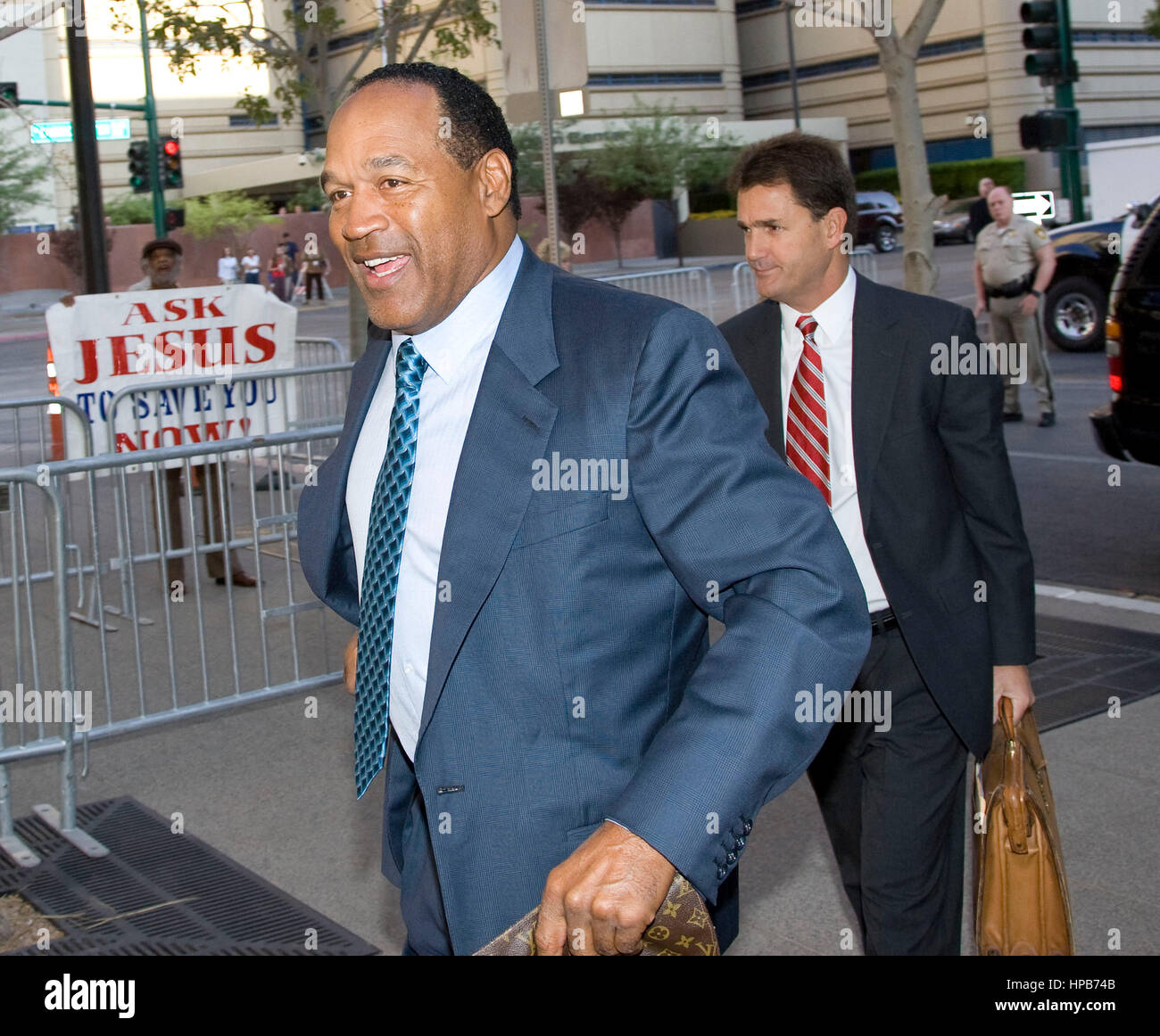 O.J. Simpson, left, arrives with his attorney Yale Galanter at the ...