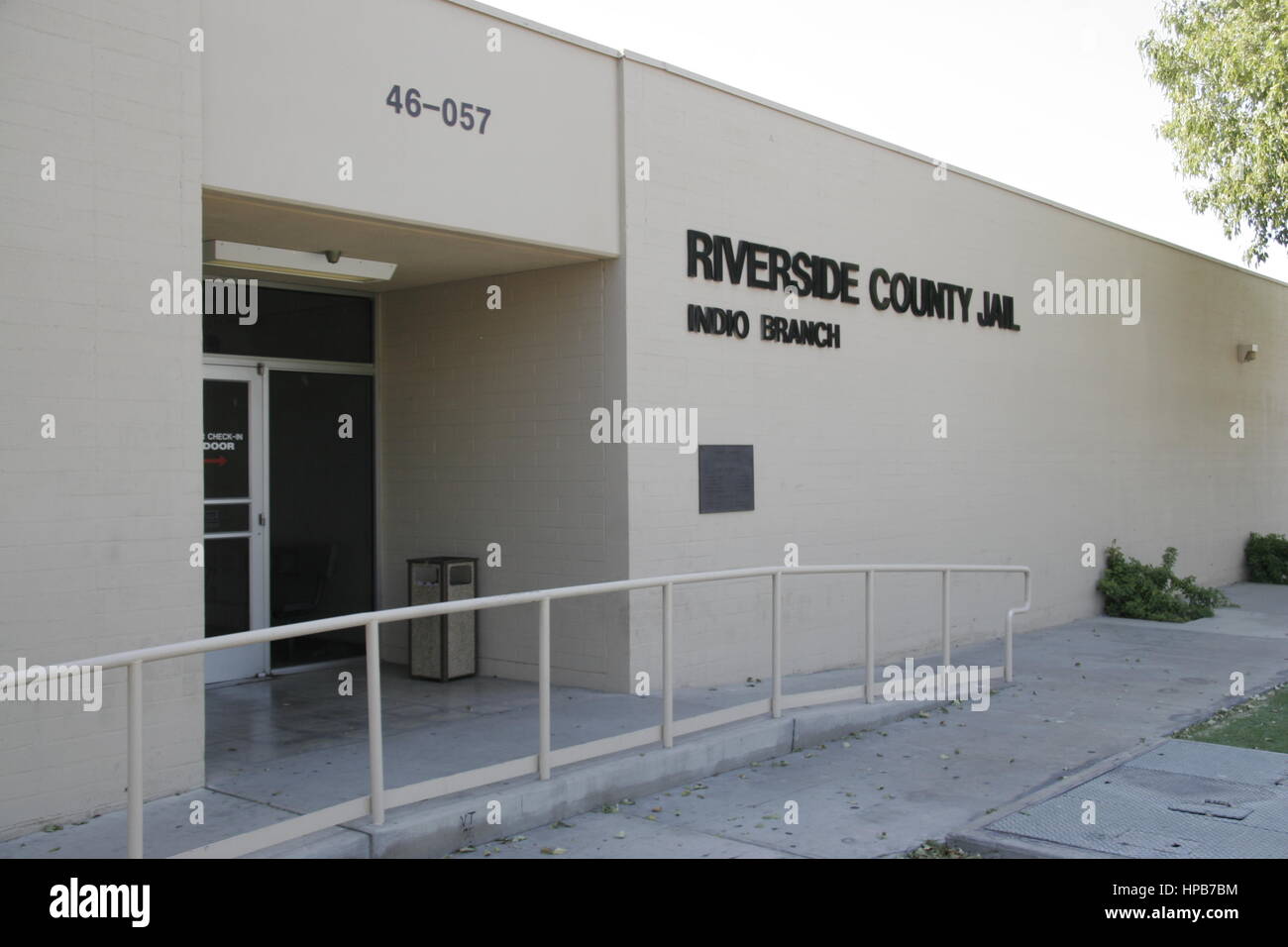 The Riverside County Jail in Indio, CA on August 25, 2005. Angela Parks ...