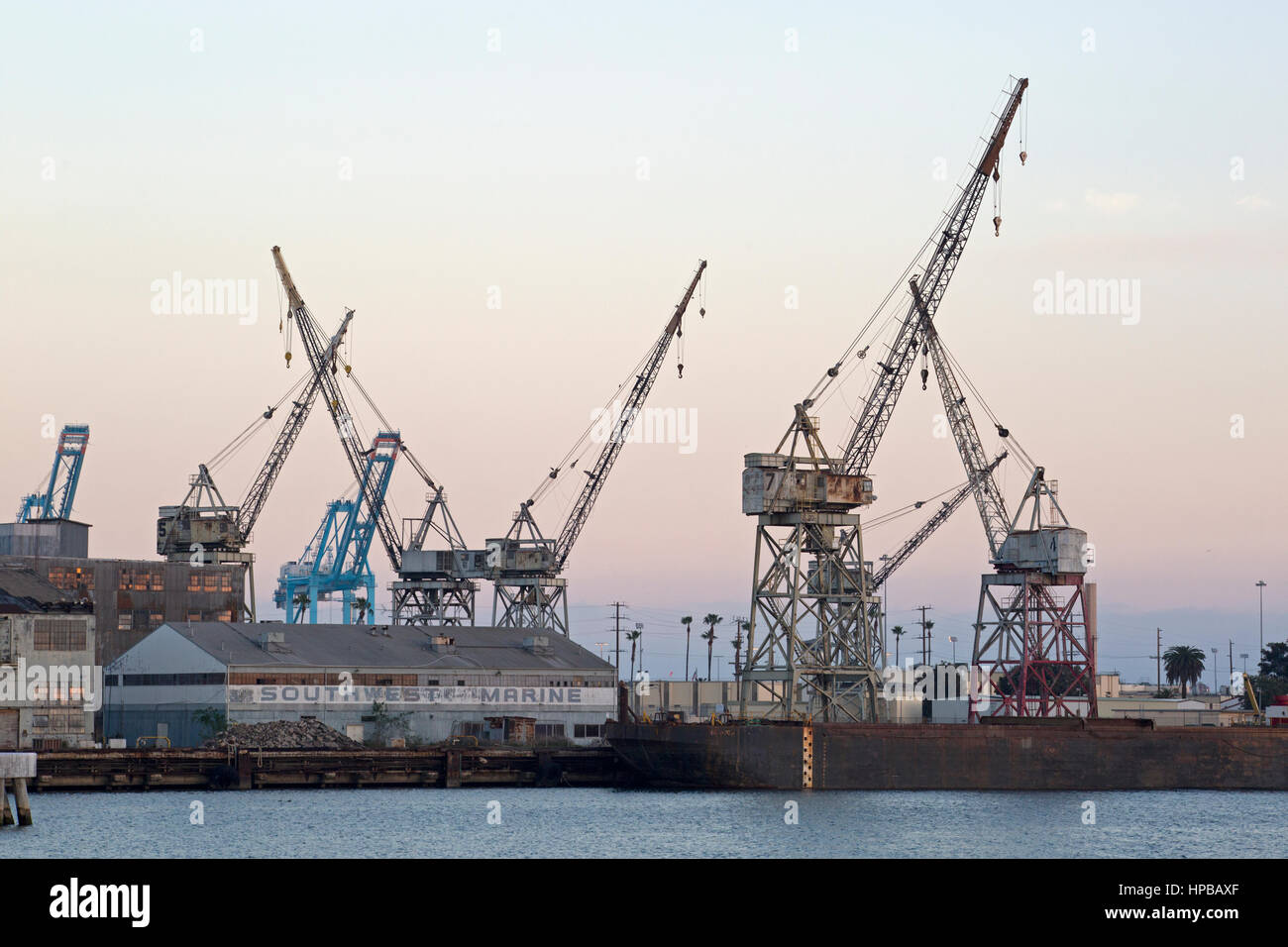 Container loading hi-res stock photography and images - Alamy