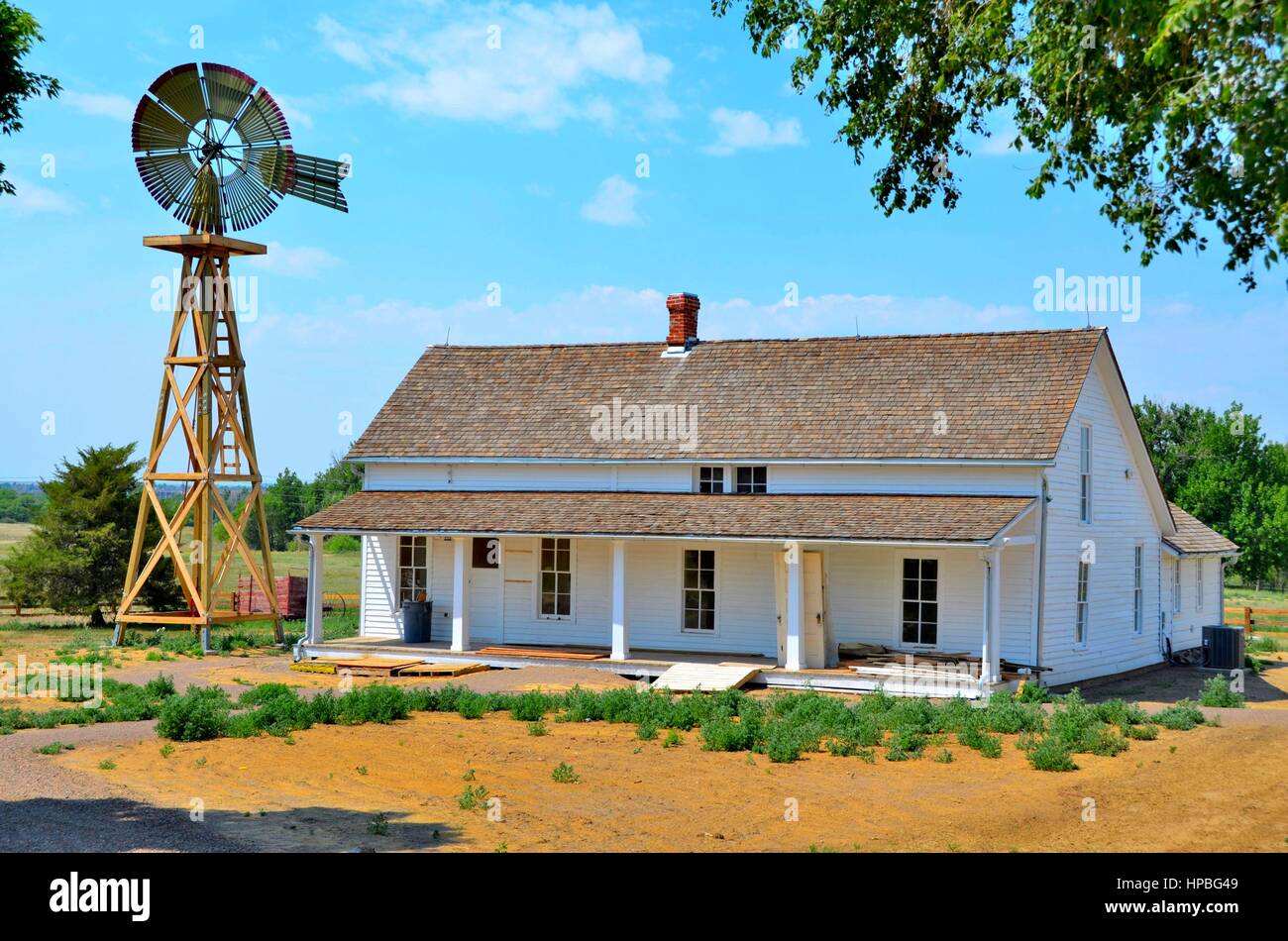 American farm windmills hi-res stock photography and images - Alamy