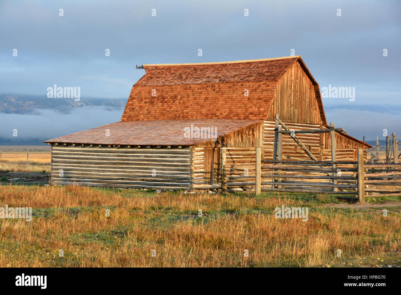 Old Western Barn Stock Photo - Alamy