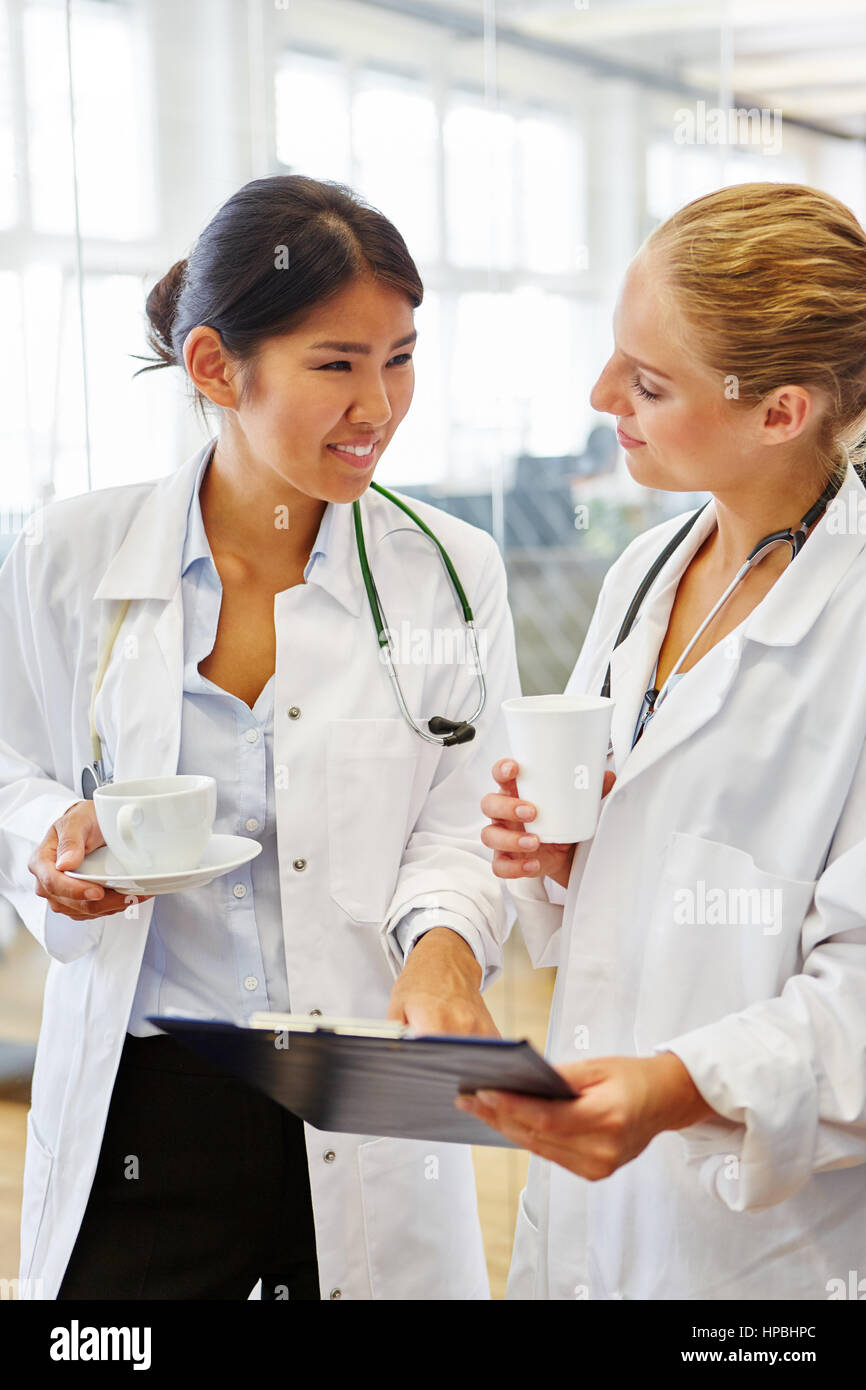 Women medical students hi-res stock photography and images - Alamy