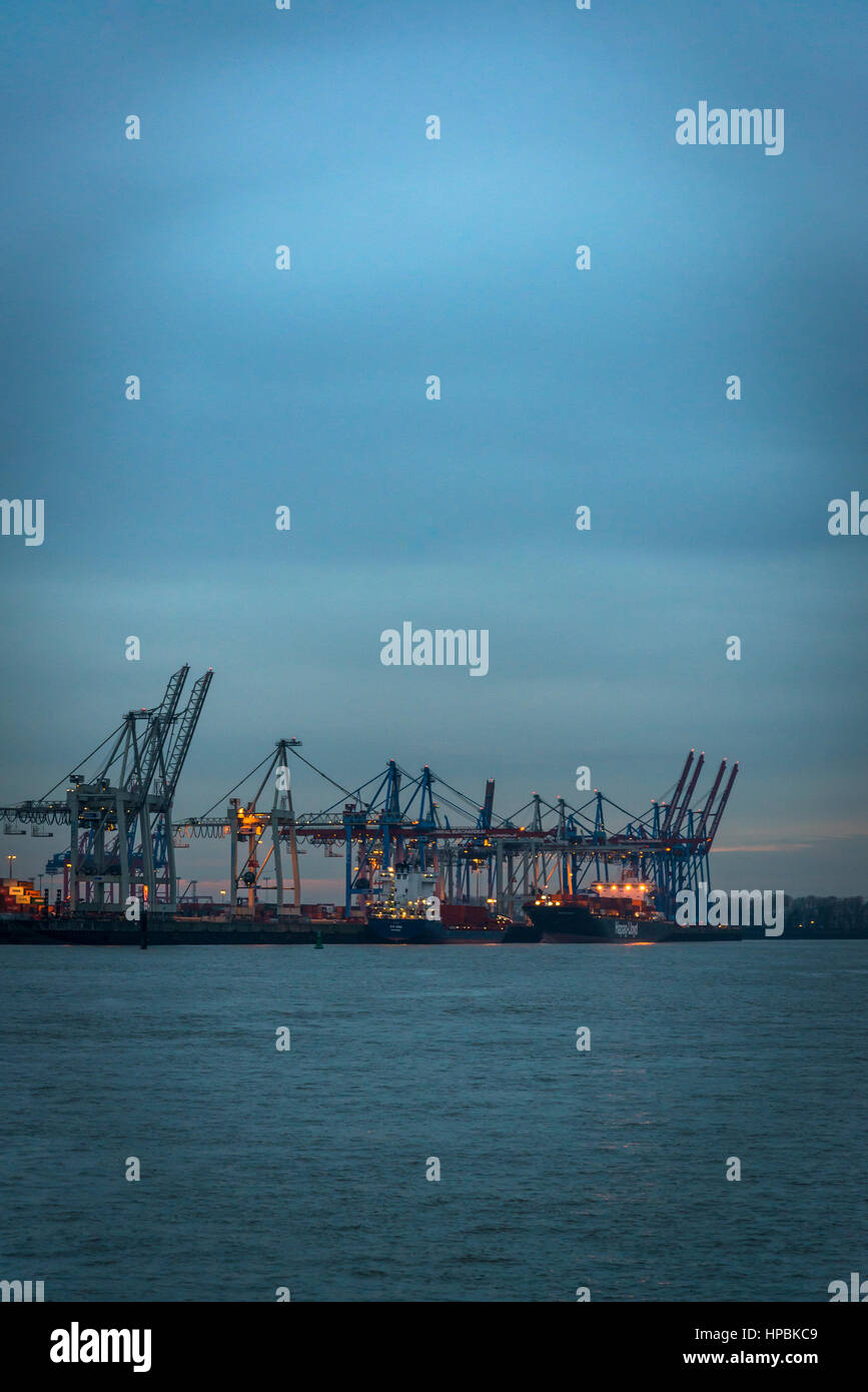 Burchardkai Container terminal, Hamburg harbour on the Elbe river ...