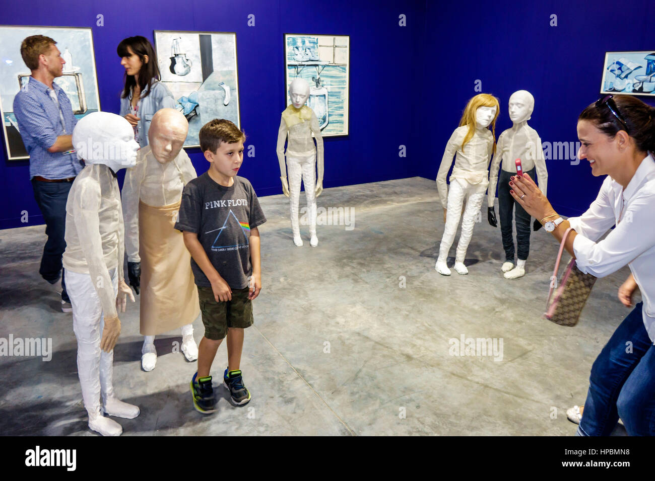 Exhibit exhibition collection installation hi-res stock photography and ...