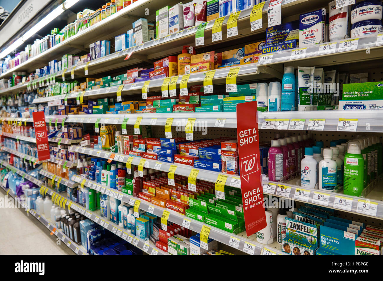 Walgreens pharmacy drugstore inside interior hi-res stock photography ...