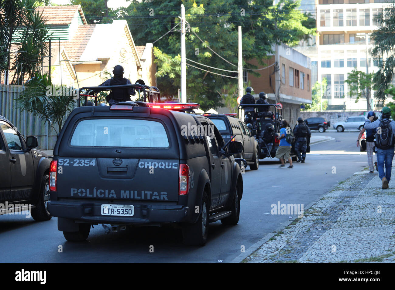 Rio de Janeiro, Brazil. 20th Feb, 2017. Police officers use non-lethal ...