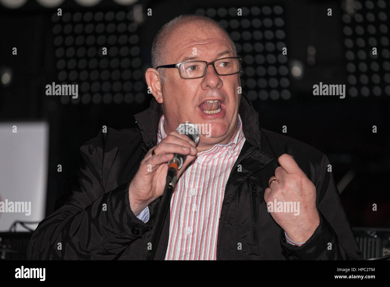 Immigration workers stop hi-res stock photography and images - Alamy