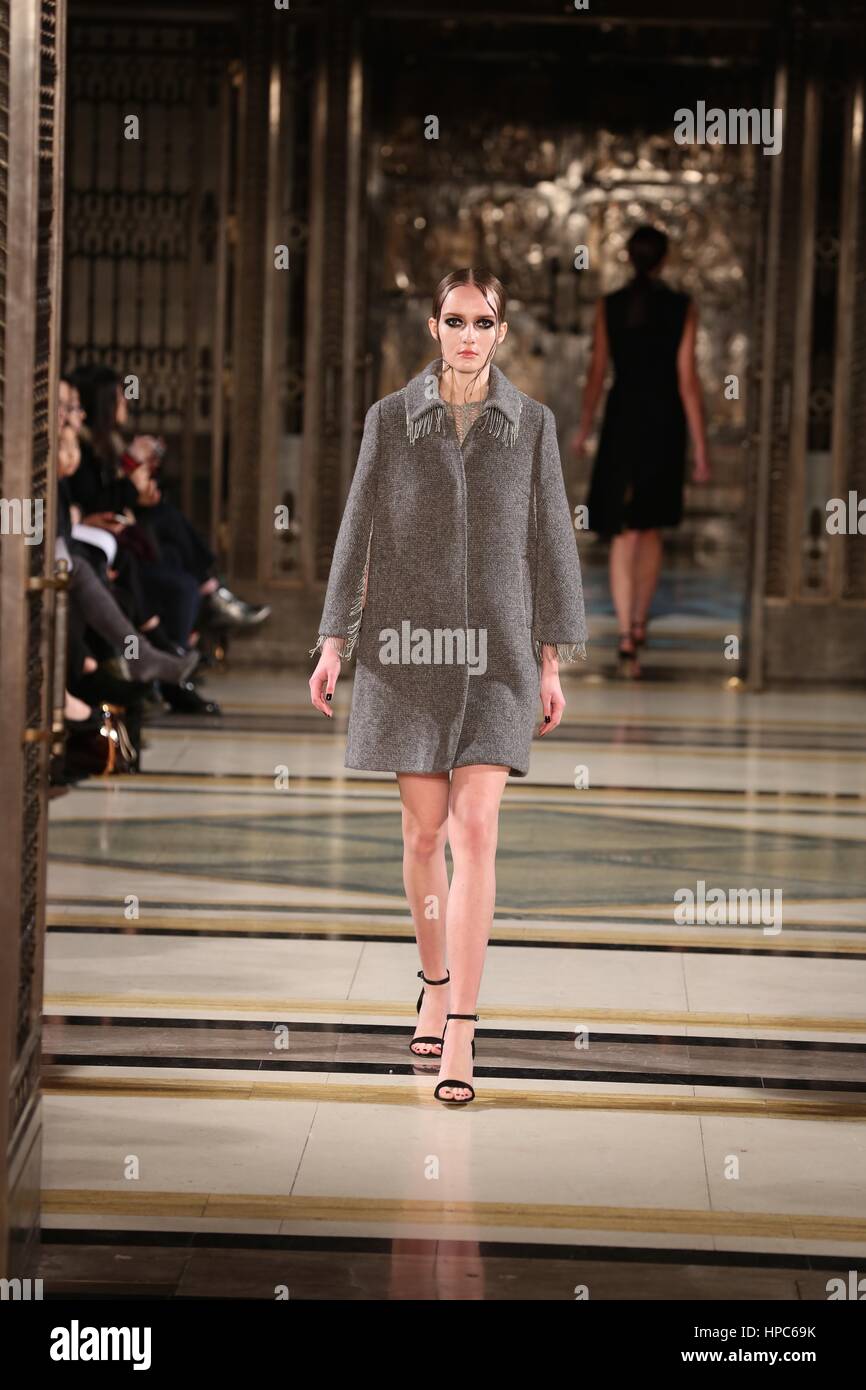 London Fashion Week , Fashion Scout Feb 2017 Catwalk Stock Photo - Alamy