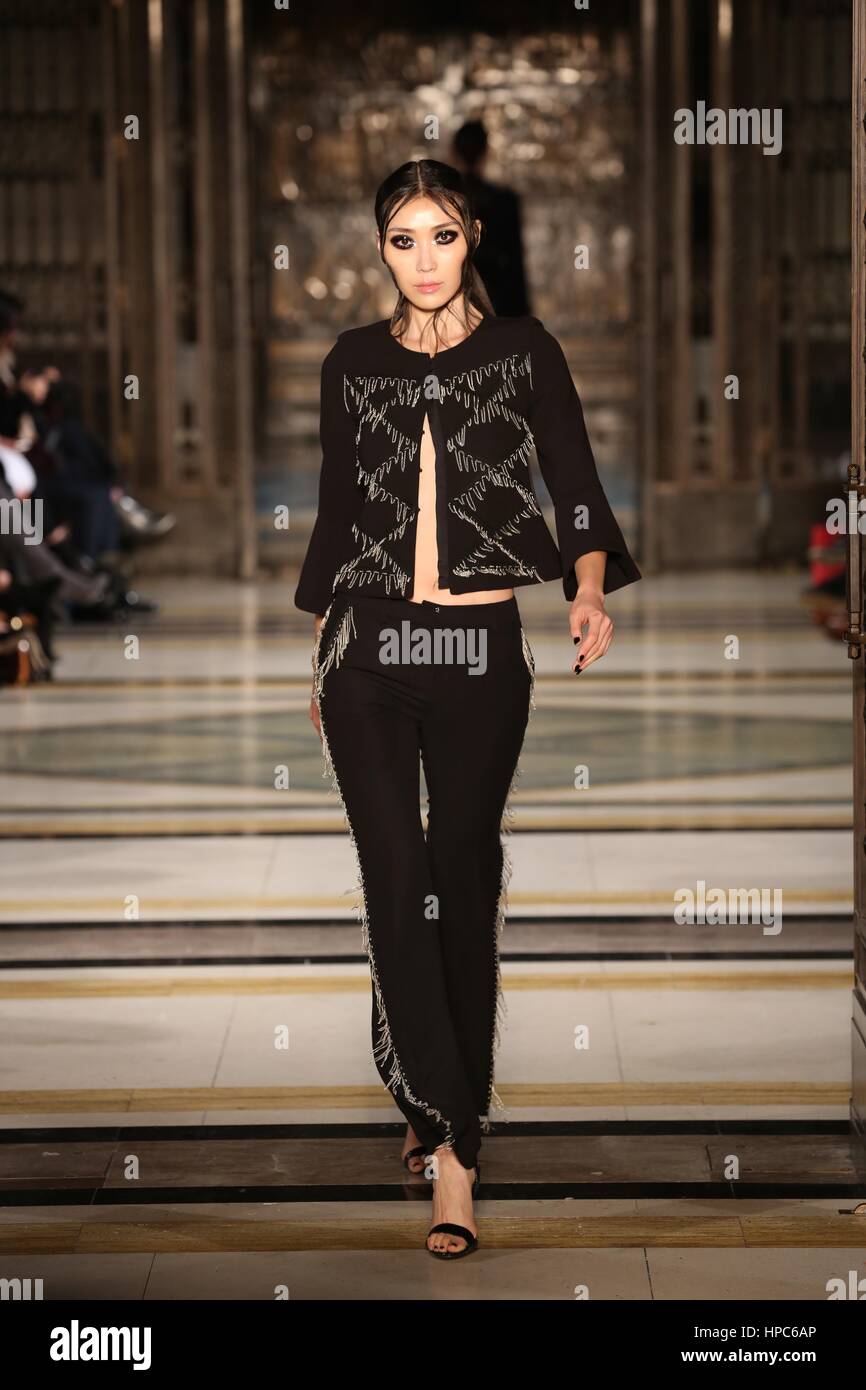 Fashion scout models hi-res stock photography and images - Alamy