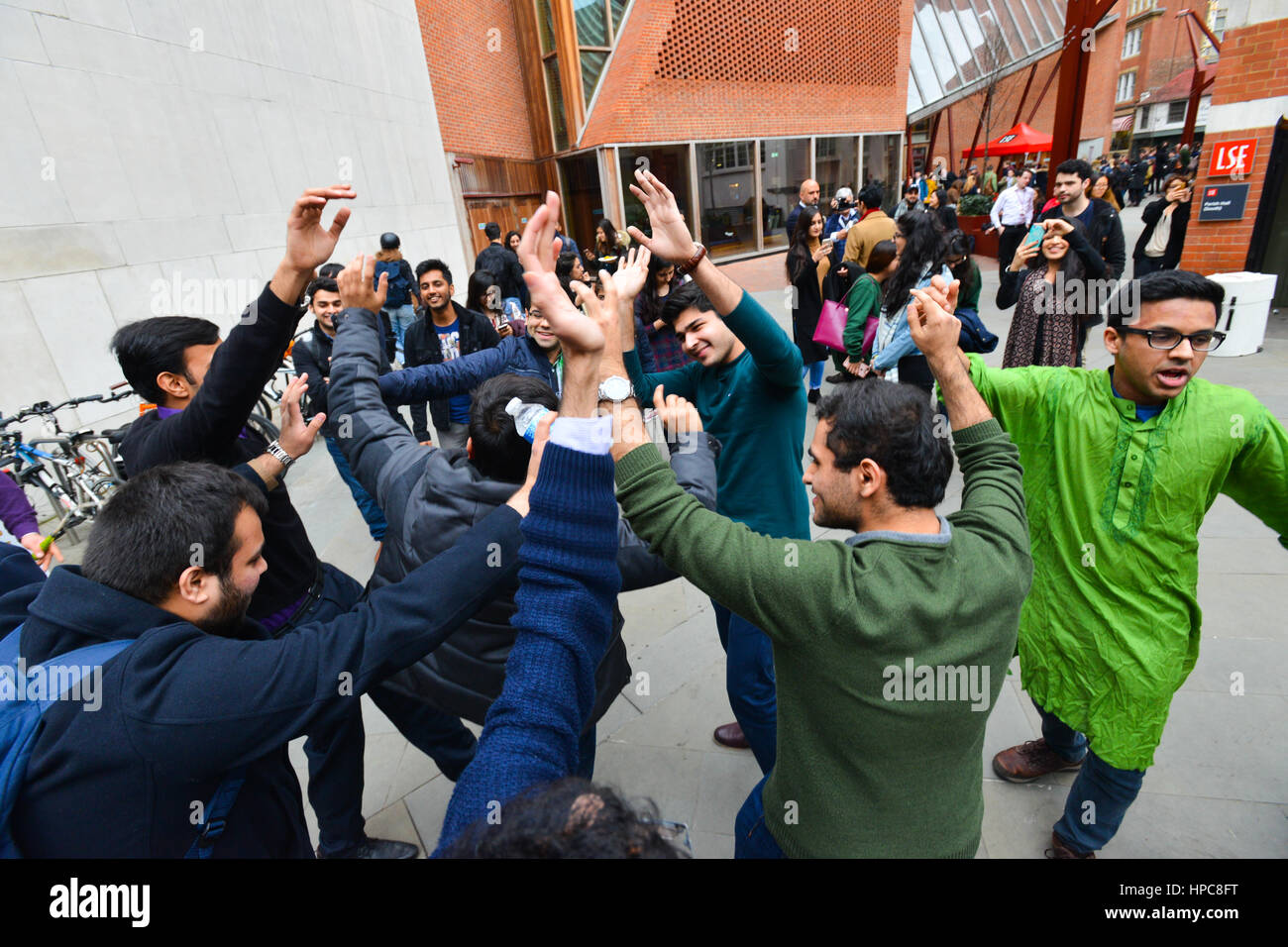 Pakistani students uk hi-res stock photography and images - Alamy