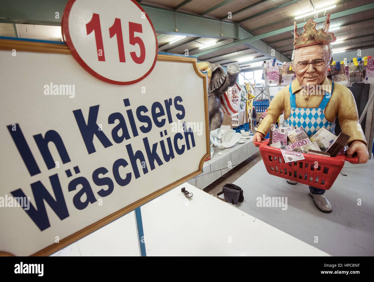 Carnival float presentation hi-res stock photography and images - Alamy