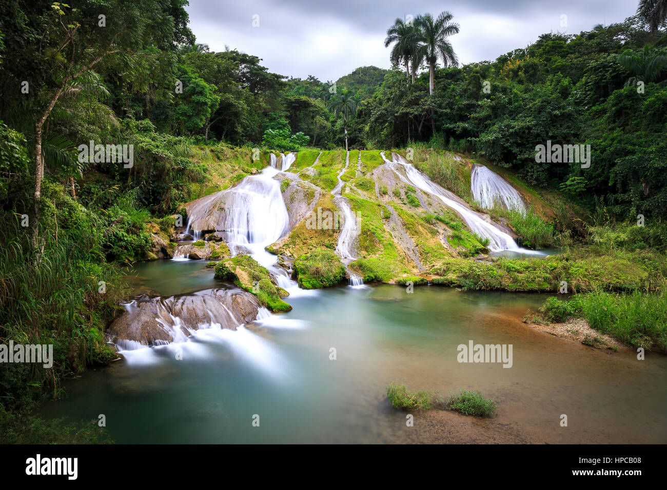 Nicho waterfalls hi-res stock photography and images - Alamy