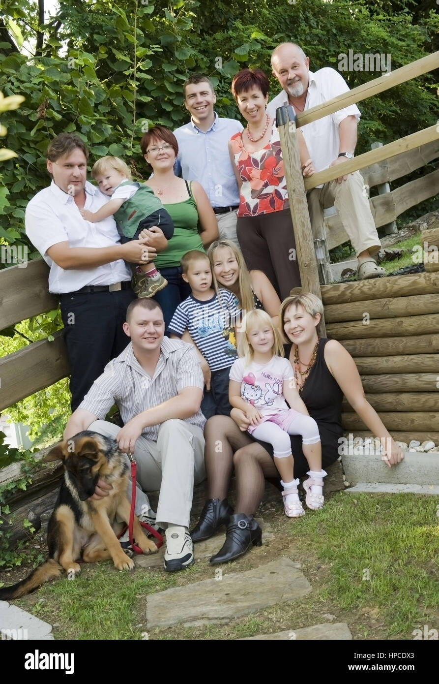 Model released , Familienfoto - family portrait Stock Photo - Alamy