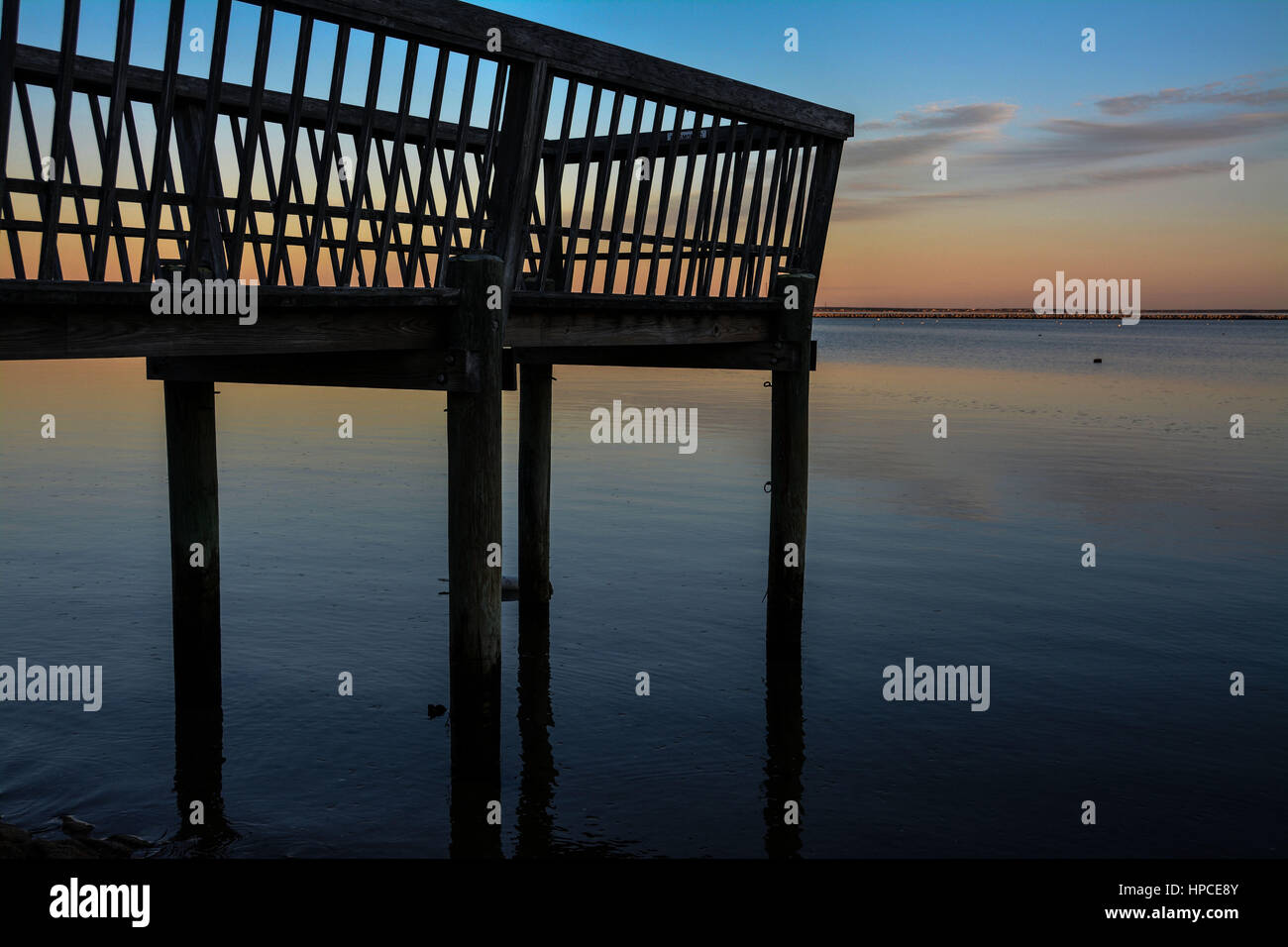 Skyline angles hi-res stock photography and images - Alamy