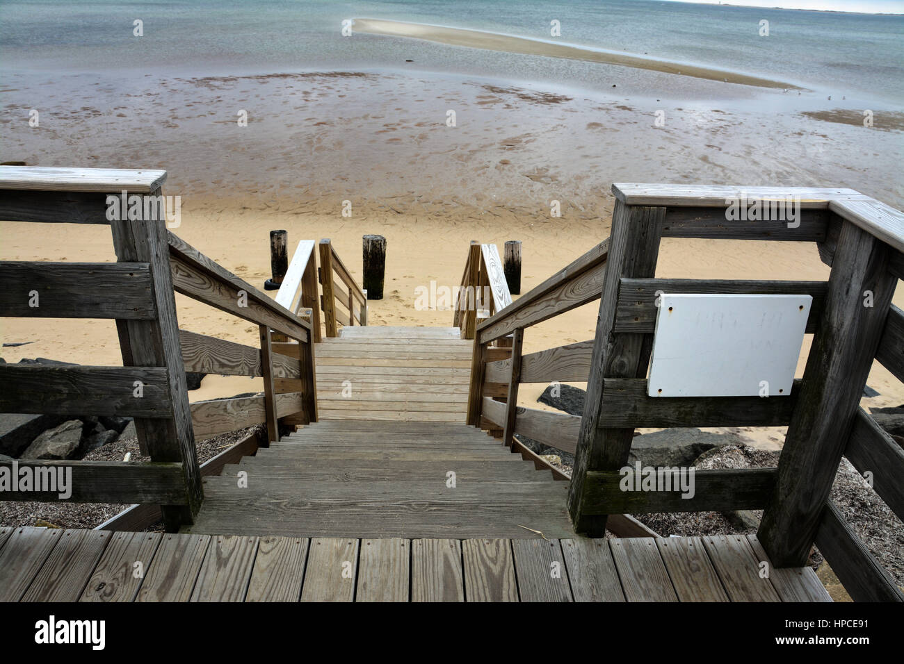 Low tide footprints hi-res stock photography and images - Alamy