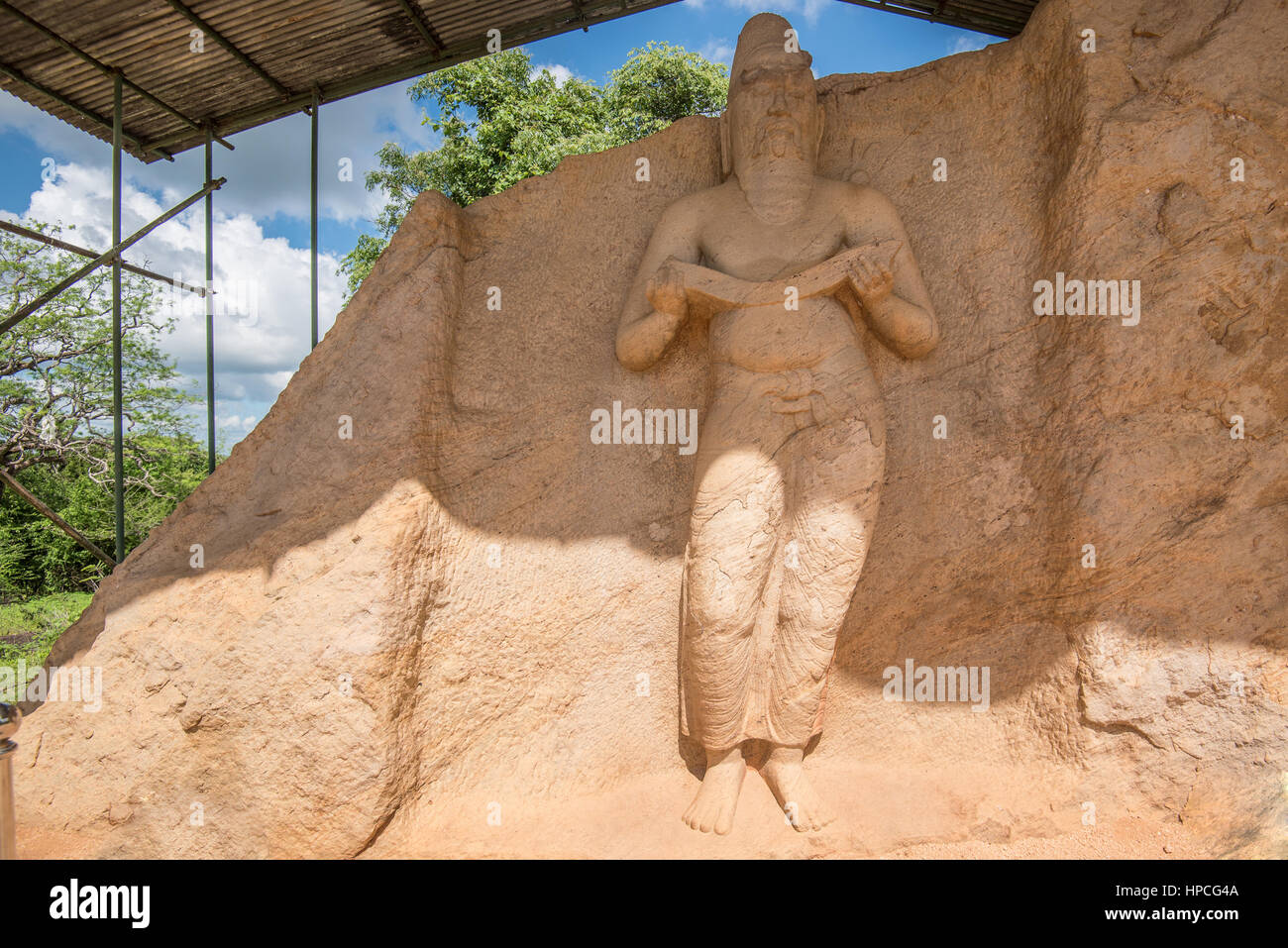 Statue of king Parakramabahu Stock Photo - Alamy