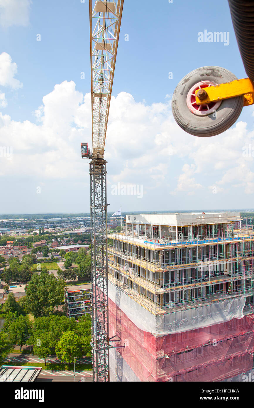 Hoisting cranes under construction hi-res stock photography and images ...