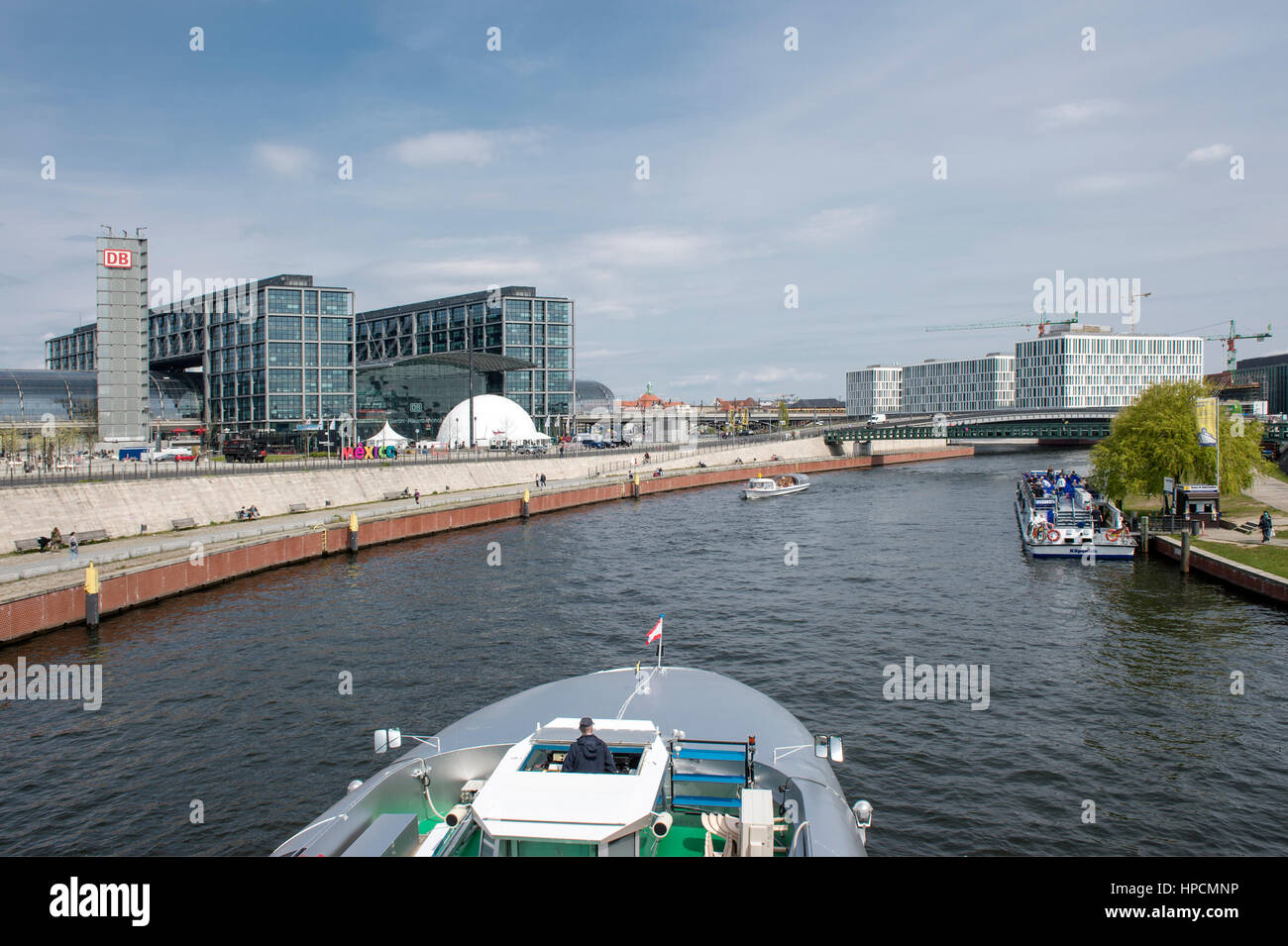 German bahnof hi-res stock photography and images - Alamy