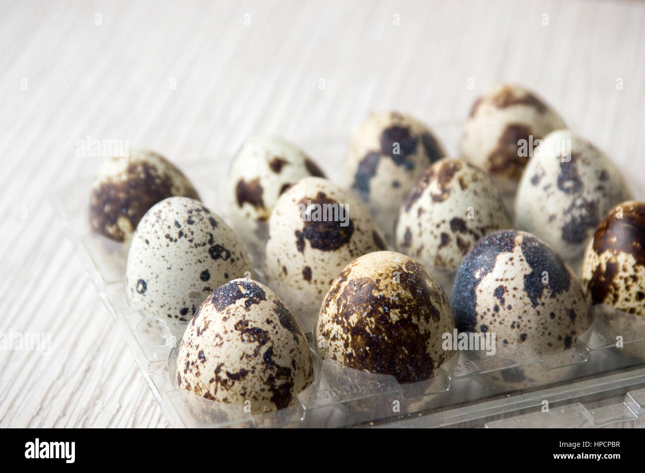 Box of quail eggs hi-res stock photography and images - Alamy