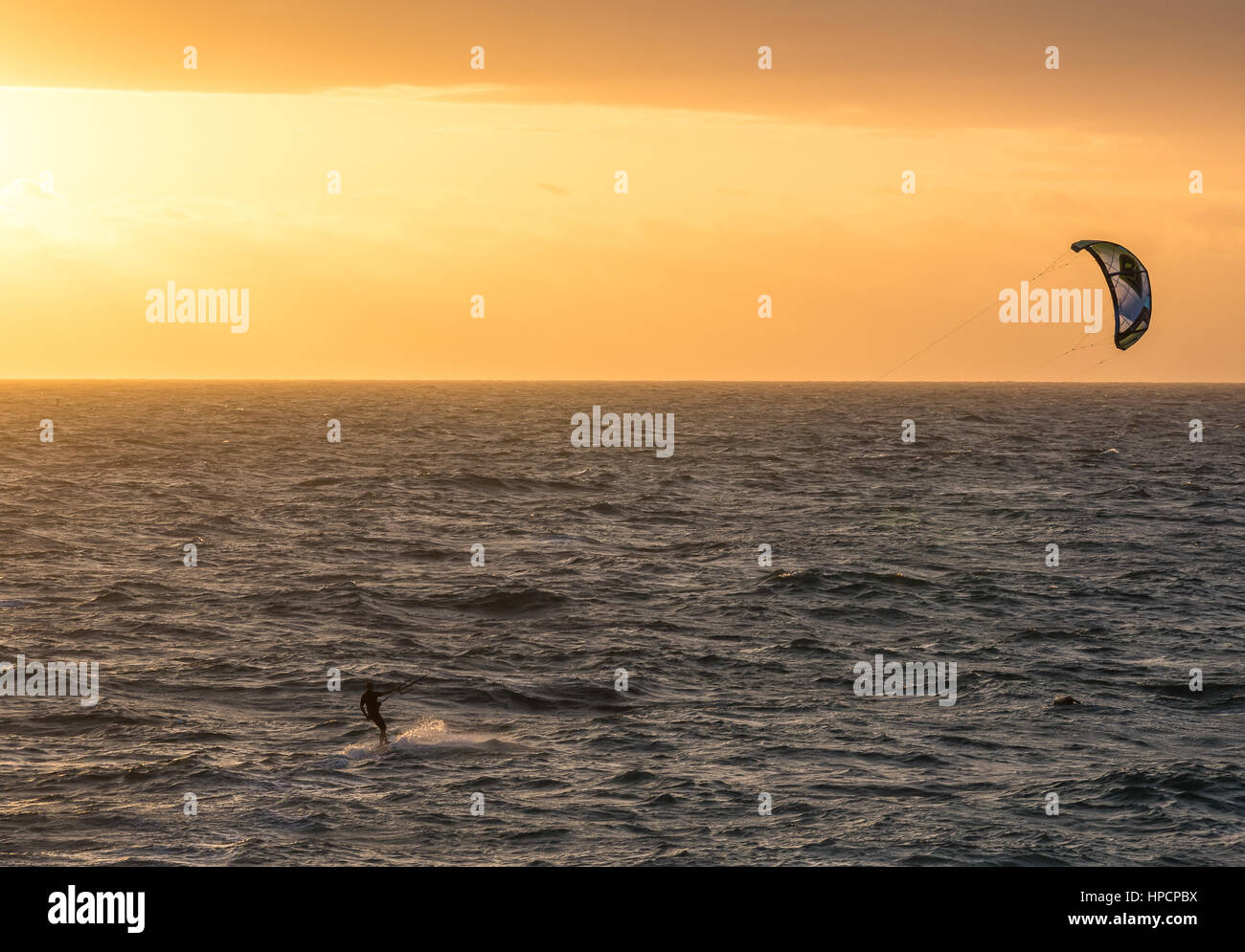 Parachute windsurfing hi-res stock photography and images - Alamy