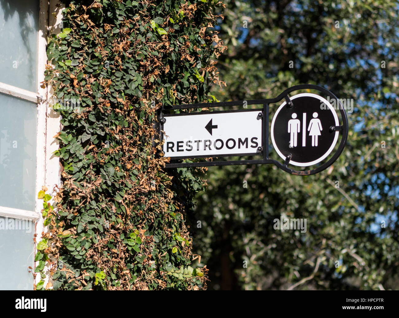 Restroom sign on hi-res stock photography and images - Alamy