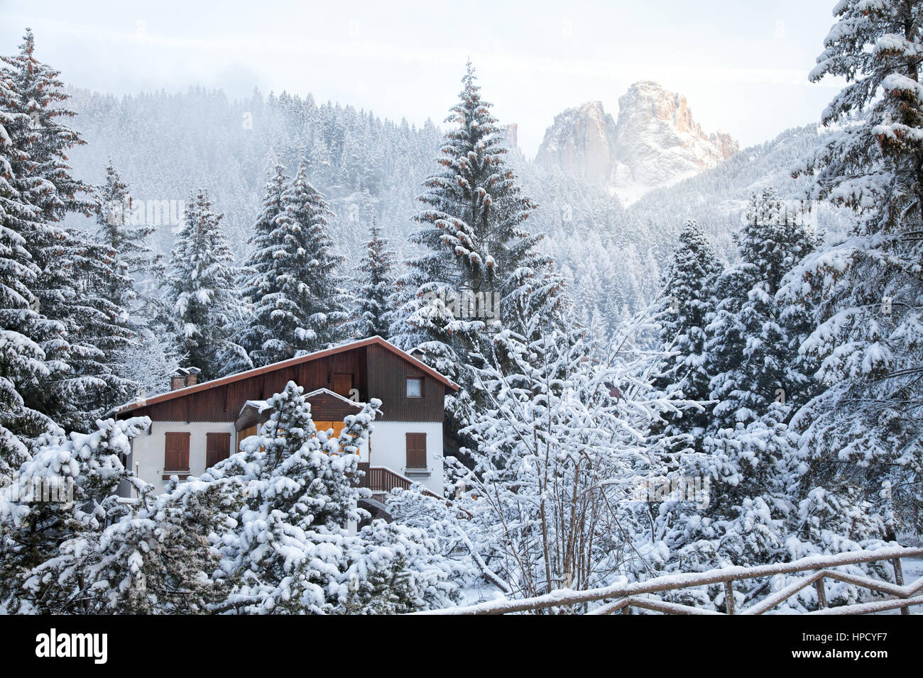 Italian ski resort hi-res stock photography and images - Alamy