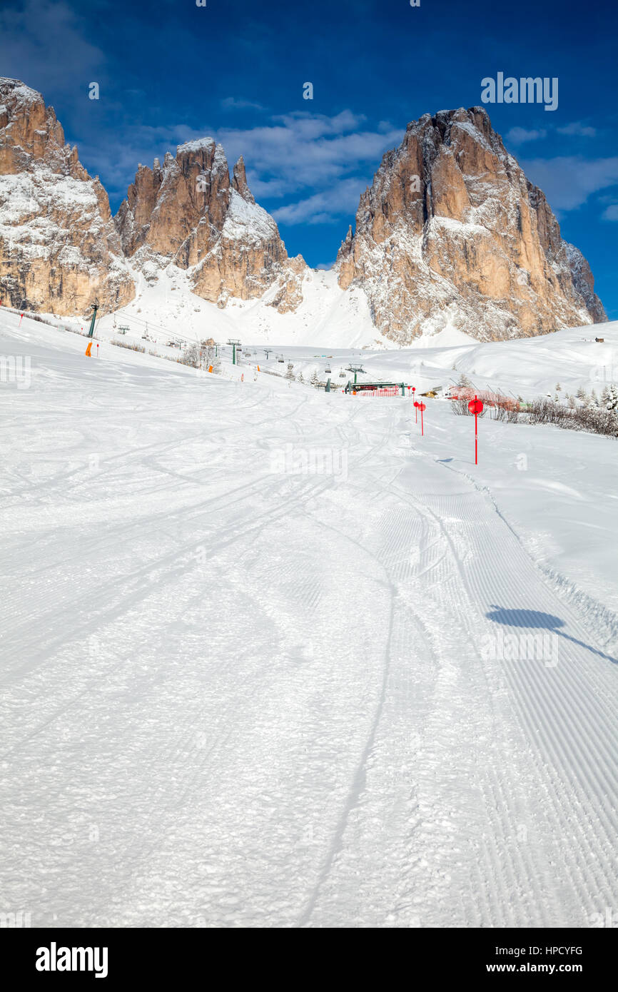 Piste marker hi-res stock photography and images - Alamy
