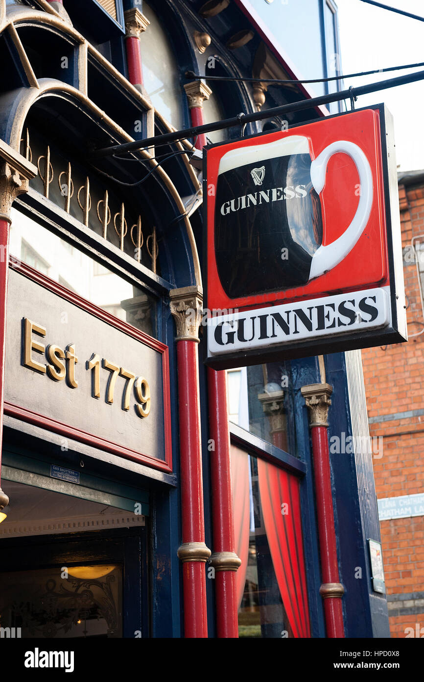 Pub Signs Ireland High Resolution Stock Photography and Images - Alamy