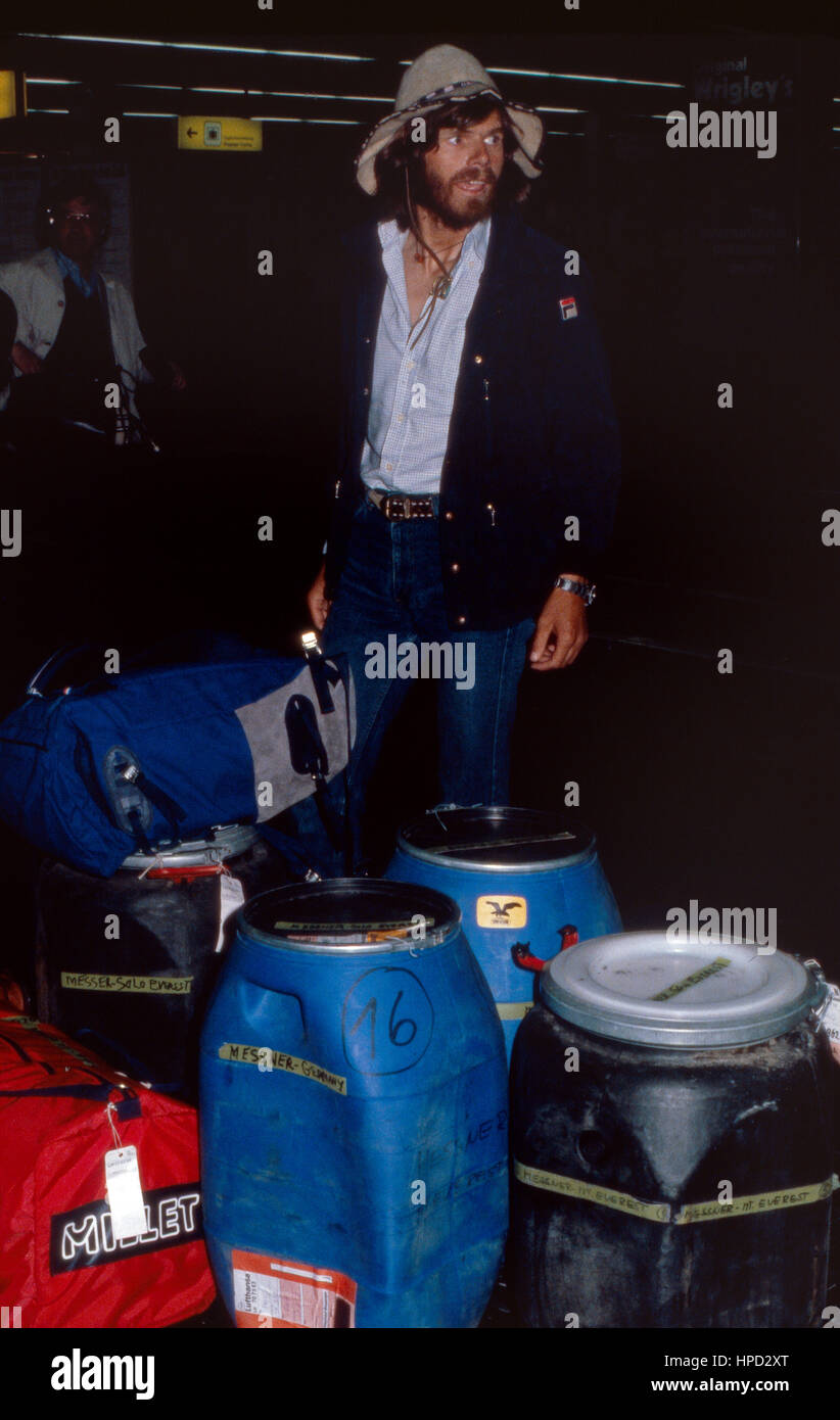 Extrembergsteiger Reinhold Messner bei der Ankunft am Flughafen München ...