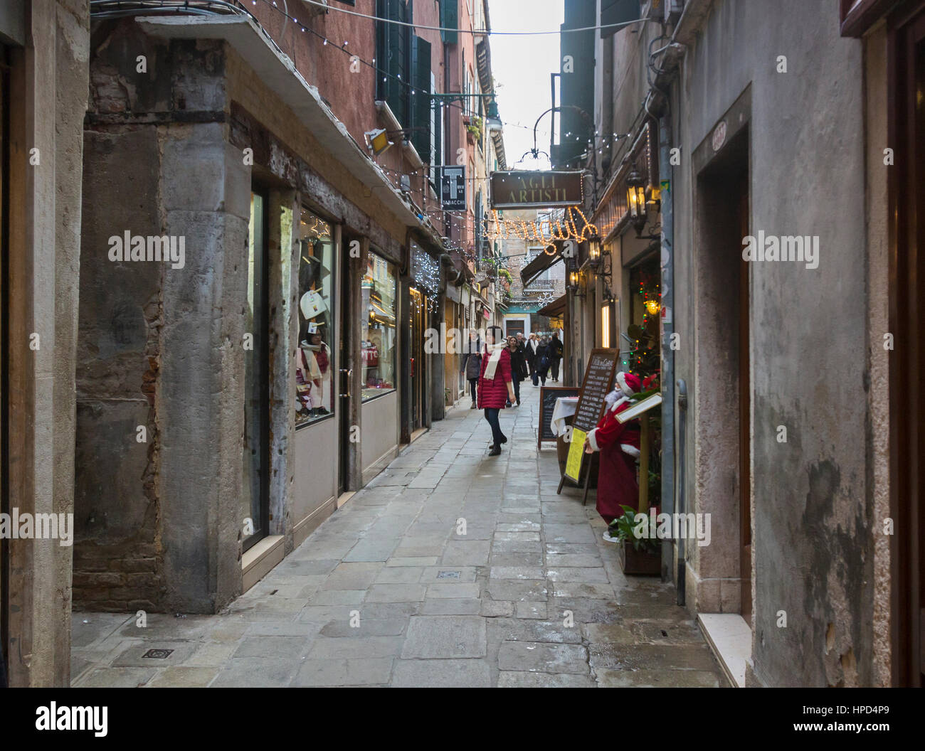 Visitor visitors sightseer sightseers hi-res stock photography and ...