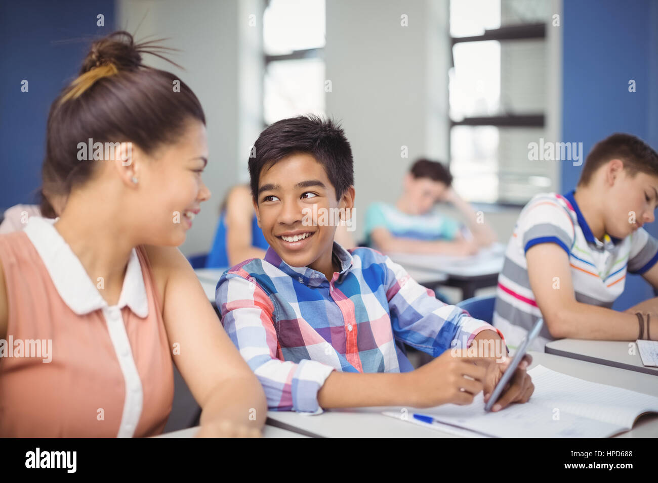Cell phone school classroom hi-res stock photography and images - Alamy