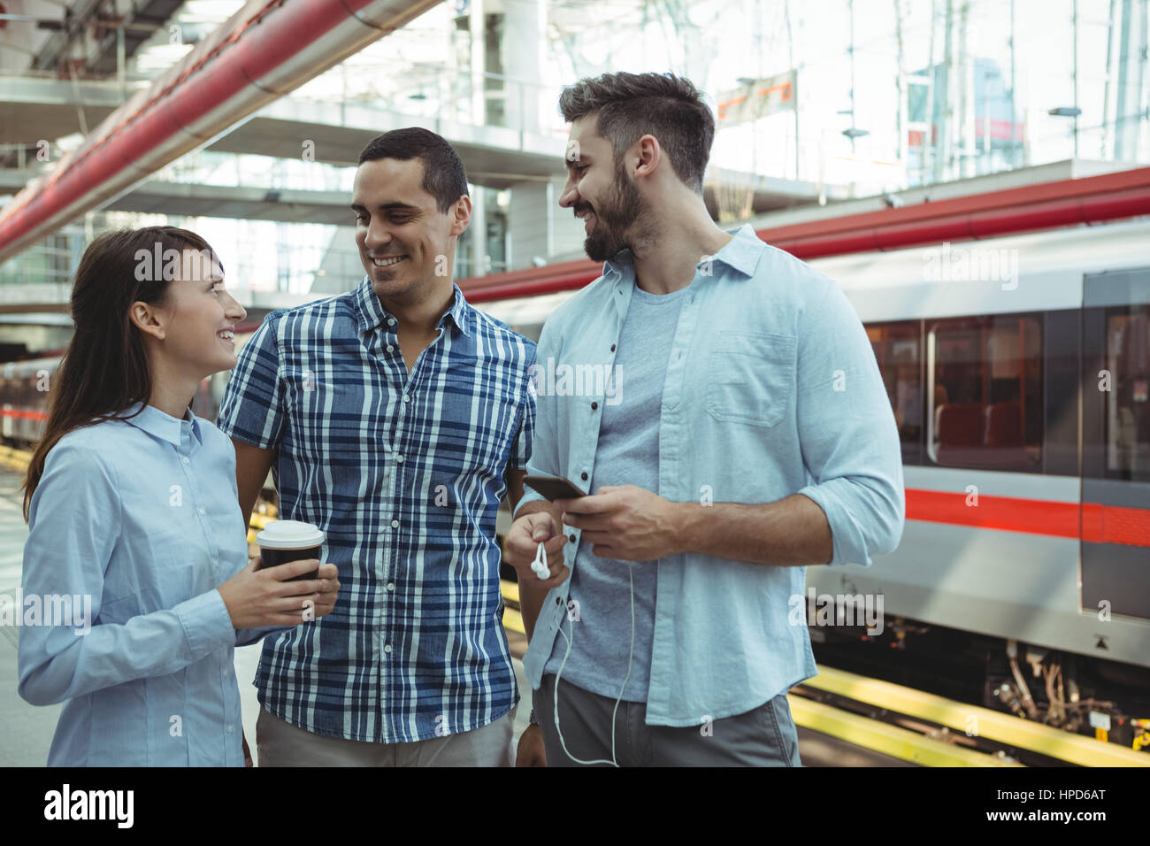 Smiling models hi-res stock photography and images - Alamy