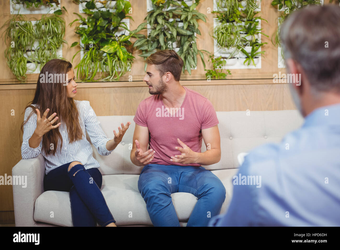 Doctor arguing hi-res stock photography and images - Alamy