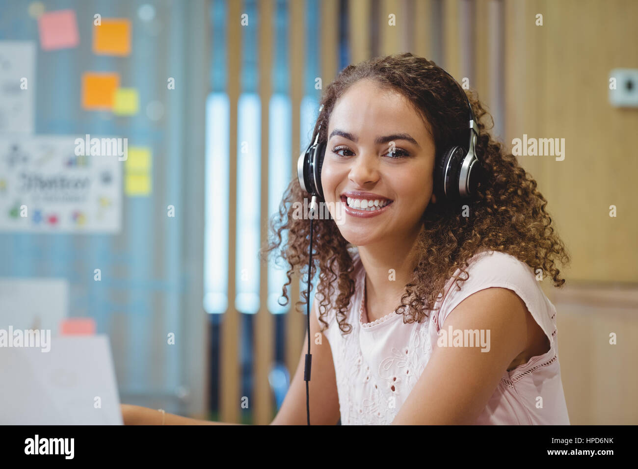 Modern headphone business hi-res stock photography and images - Alamy