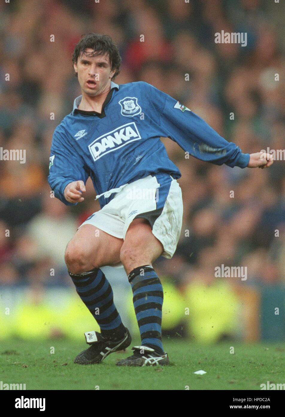 Gary speed hi-res stock photography and images - Alamy